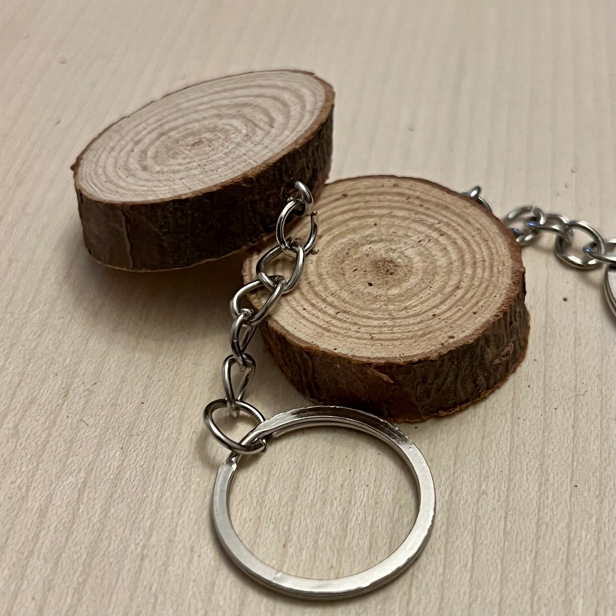 Blank wood slice keychain w/ hardware – LaserBeast Lab