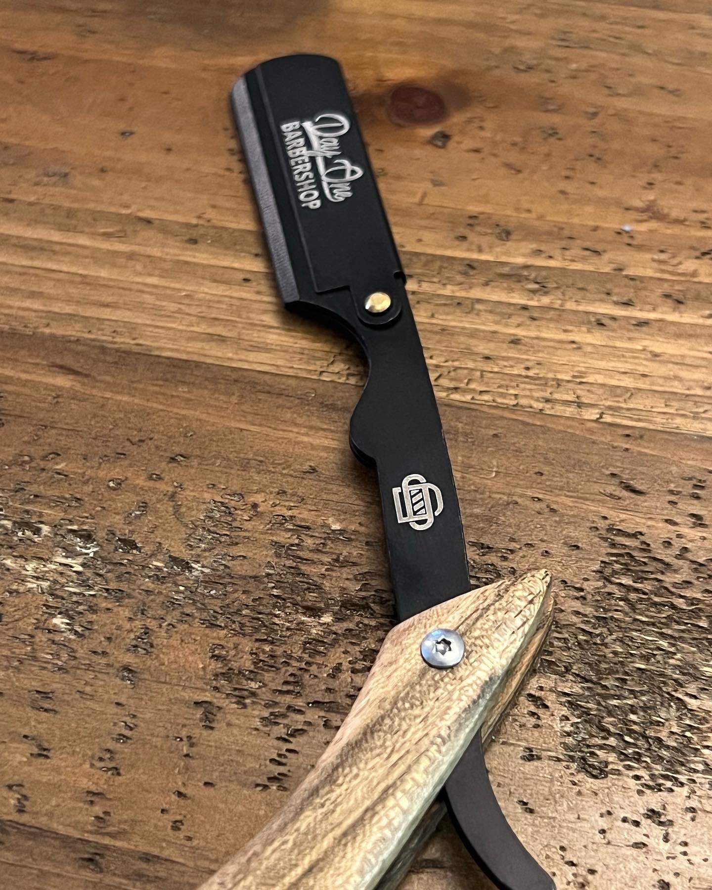 Blank black straight razor with wood handle – LaserBeast Lab